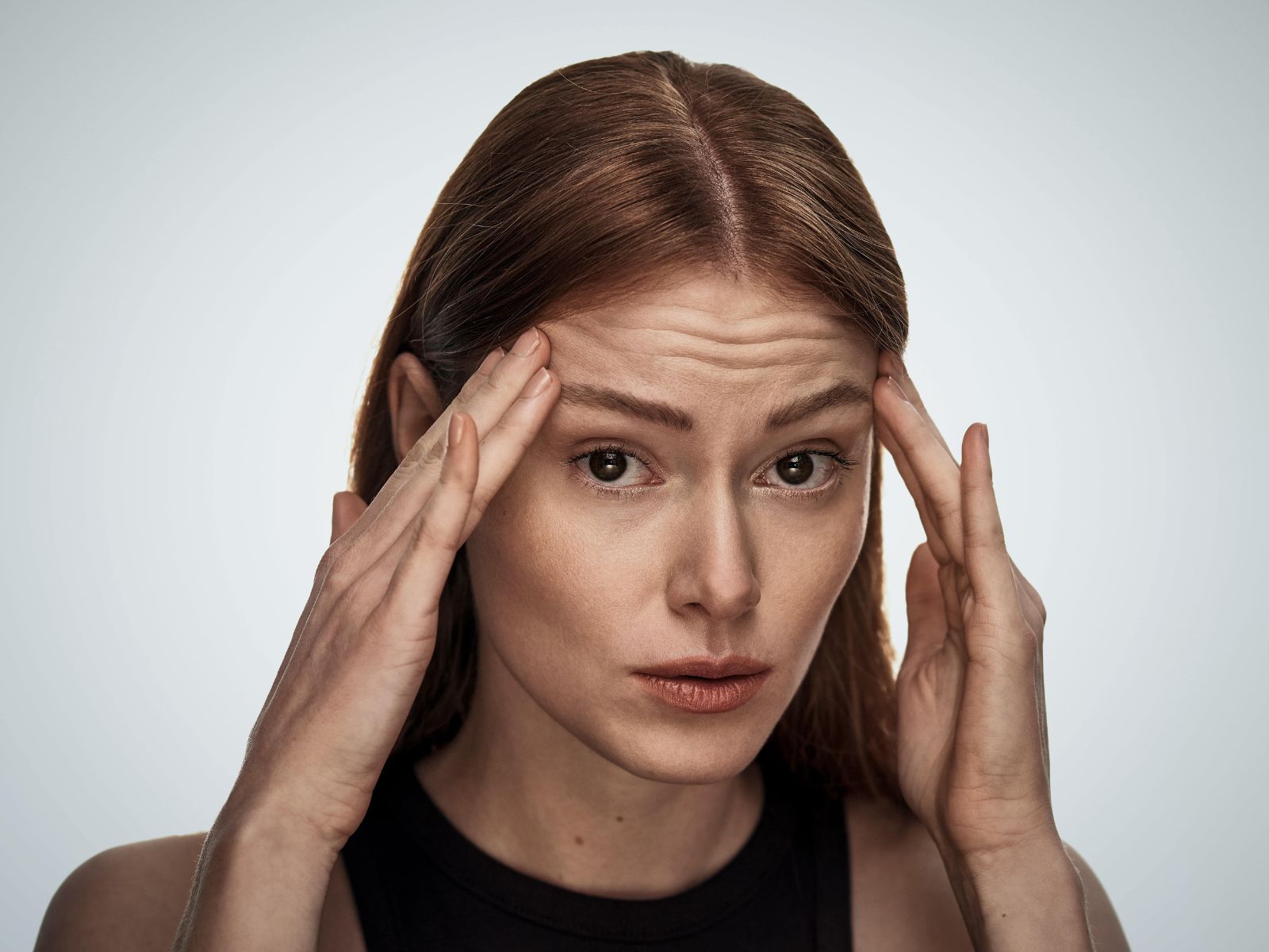Stirnfalten glätten: Die effektive Lösung - LVATE – LVATE Face Aesthetics